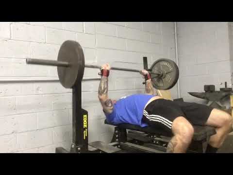 Bench 225 x 10 - YouTube