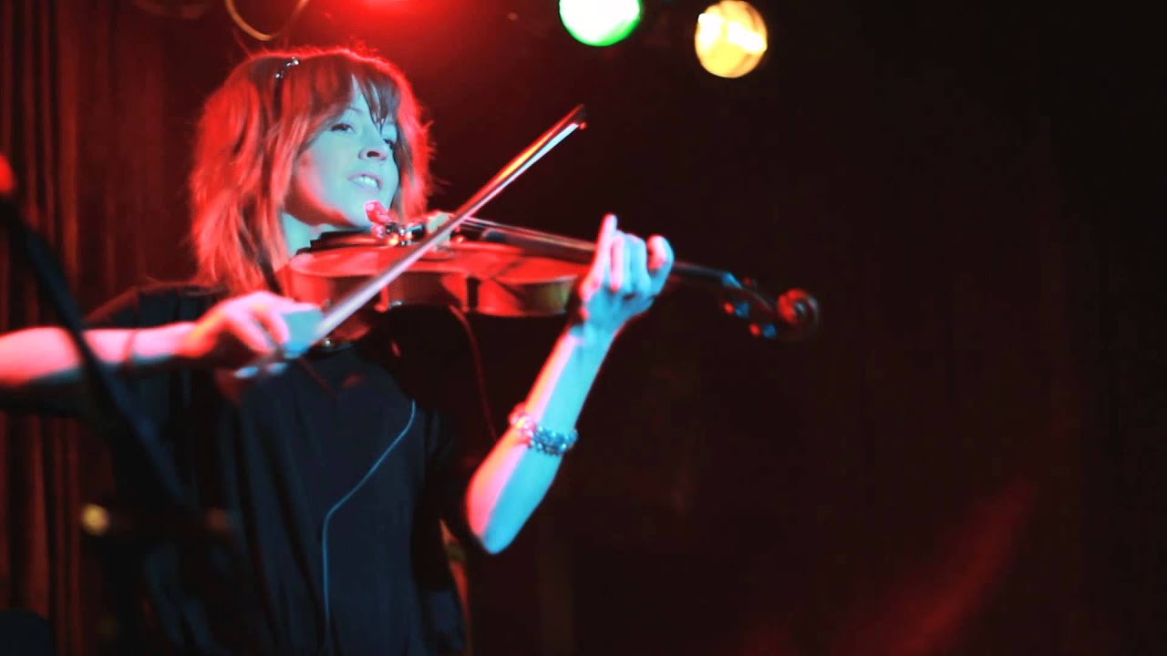Lindsey Stirling Live Performance of Spontaneous Me - YouTube