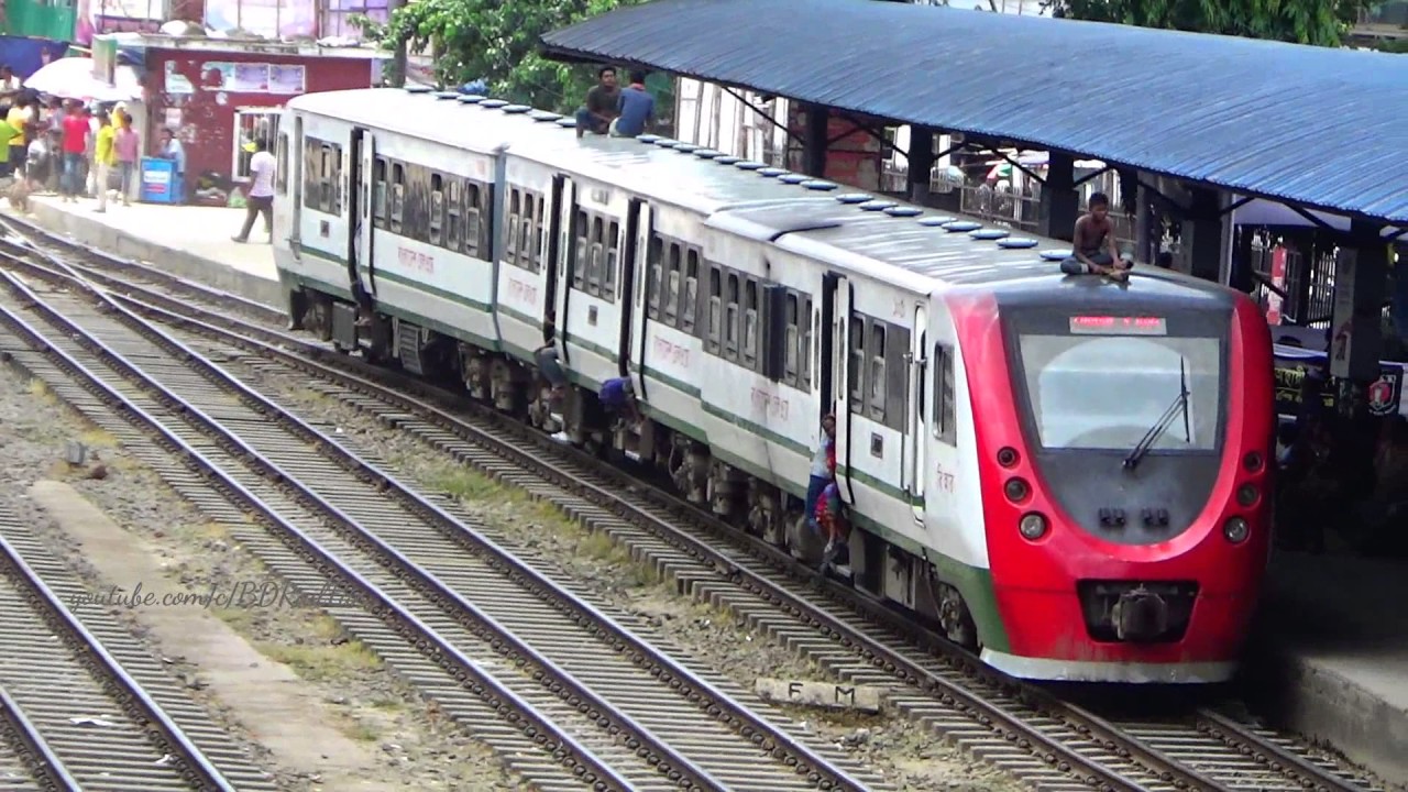 Demu Train of BD Railway / Jaidebpur Commuter Train are at Airport ...
