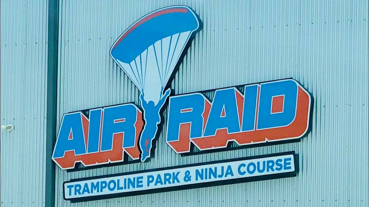 Air Raid Trampoline Park, London Kentucky - YouTube