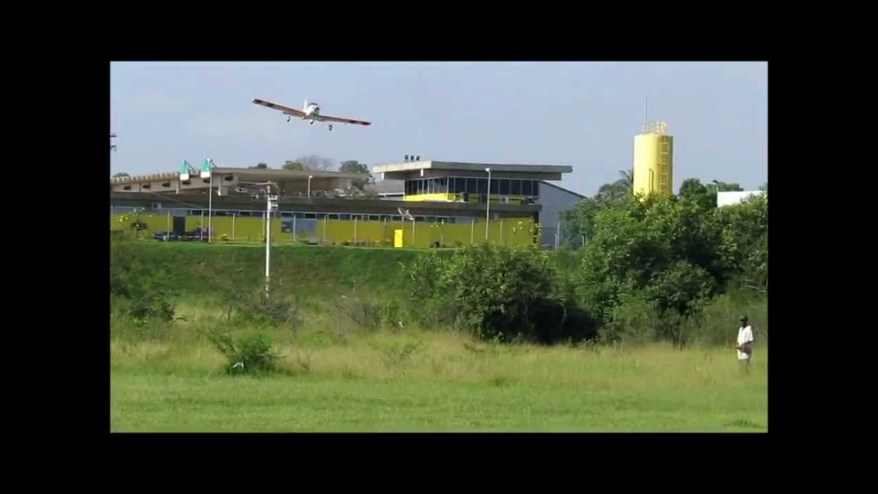 PIPER CHEROKEE GREAT PLANES RC - YouTube
