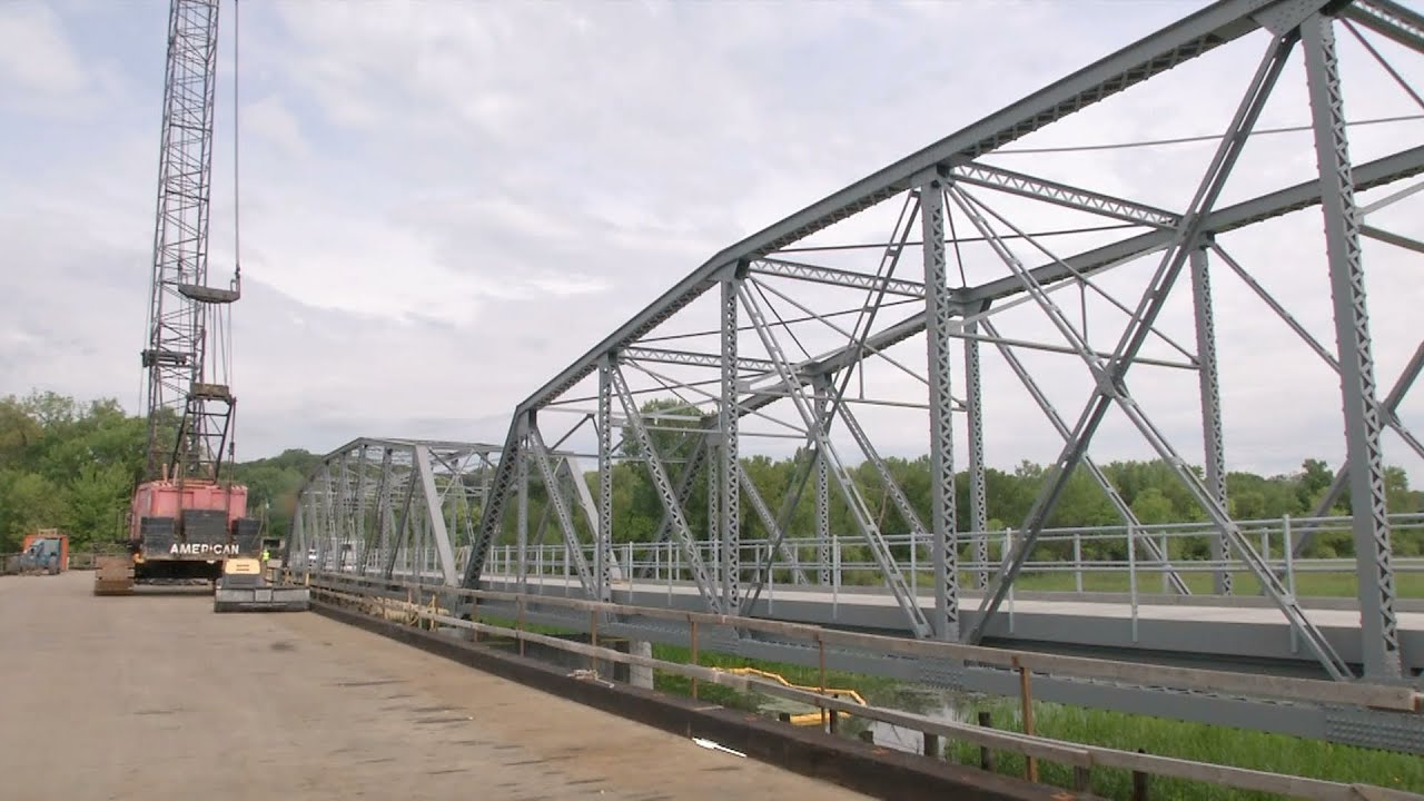Old Cedar Avenue Bridge – August 2016 Update - YouTube
