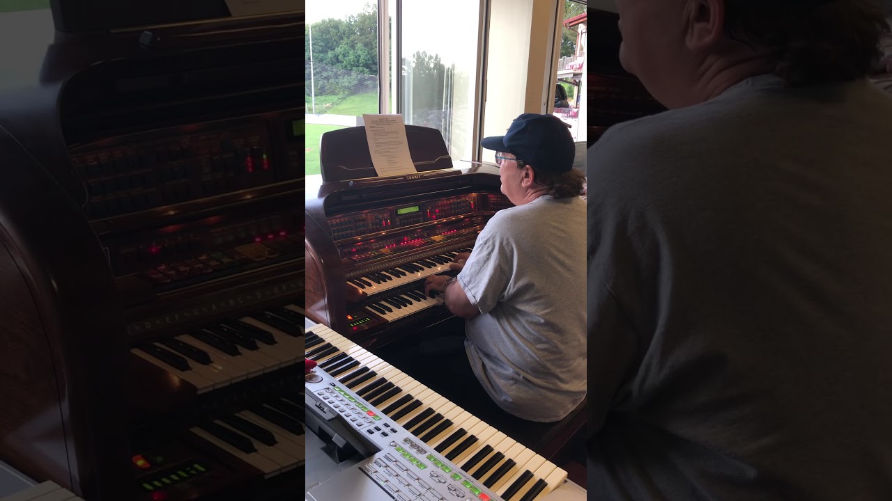 Ed Alstrom, the New York Yankees Organist Plays the New Jersey Jackals ...