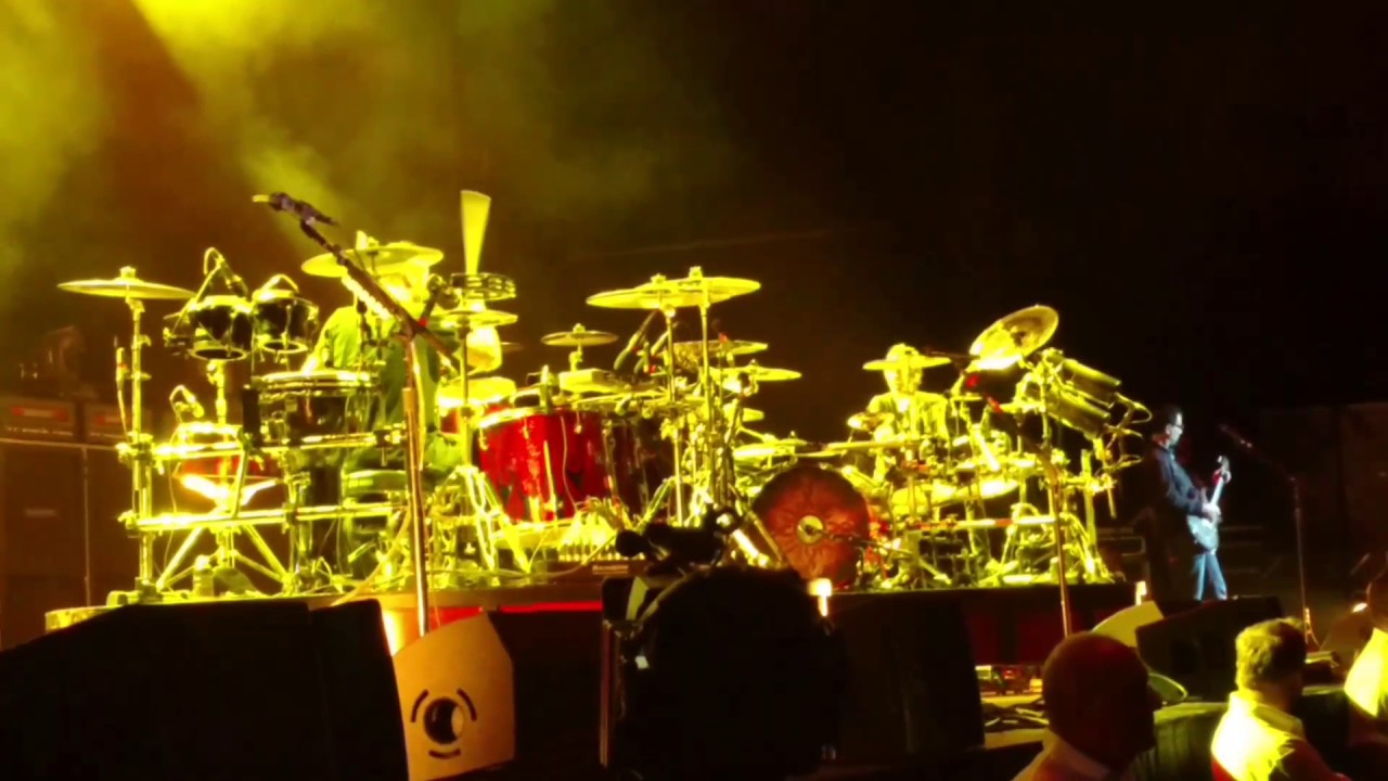 Godsmack Drum Battle - MMRBBQ 5/20/17 - YouTube