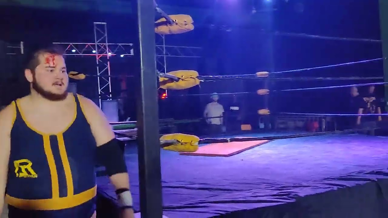 Austin Ryan vs. Logan Vatour - YouTube