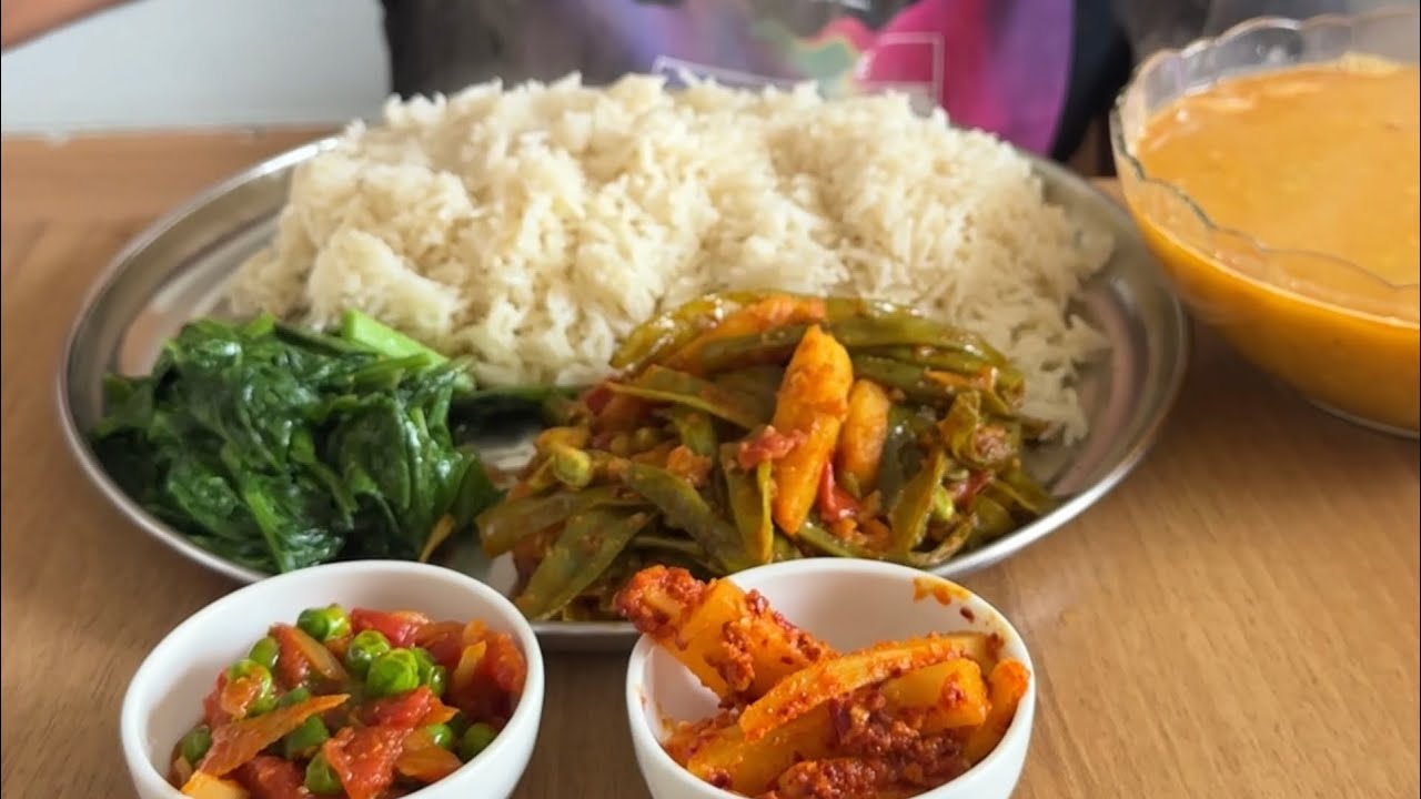 Pure Nepali Veg Thali | Mula ko Achar | Tamatar & Peas Achar | Saag ...