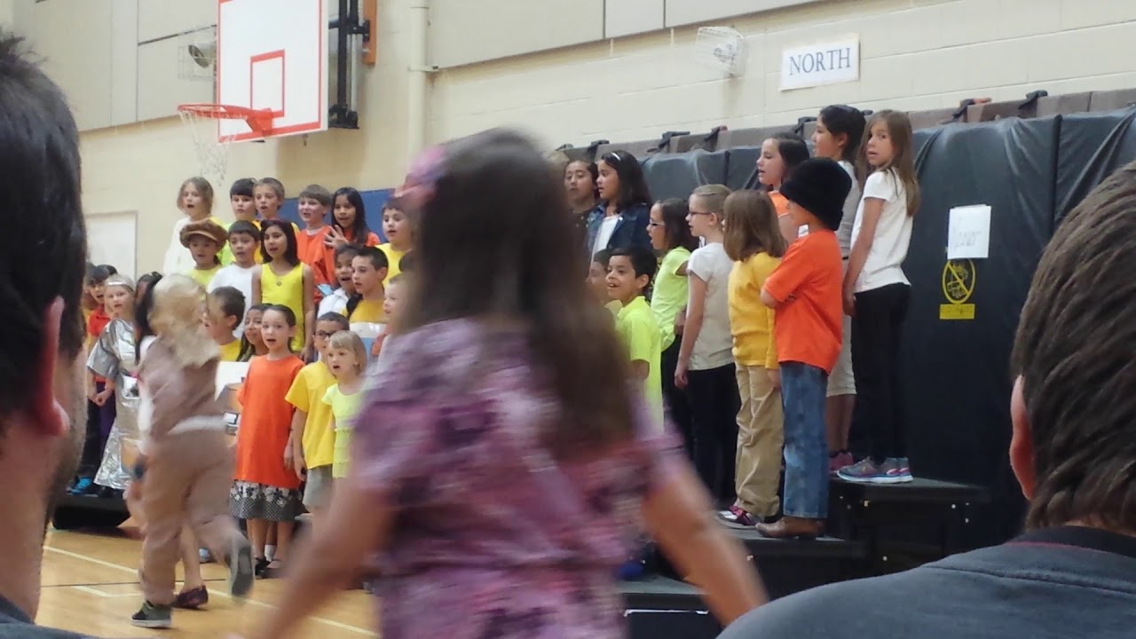 Elementary School Choir Performance - YouTube