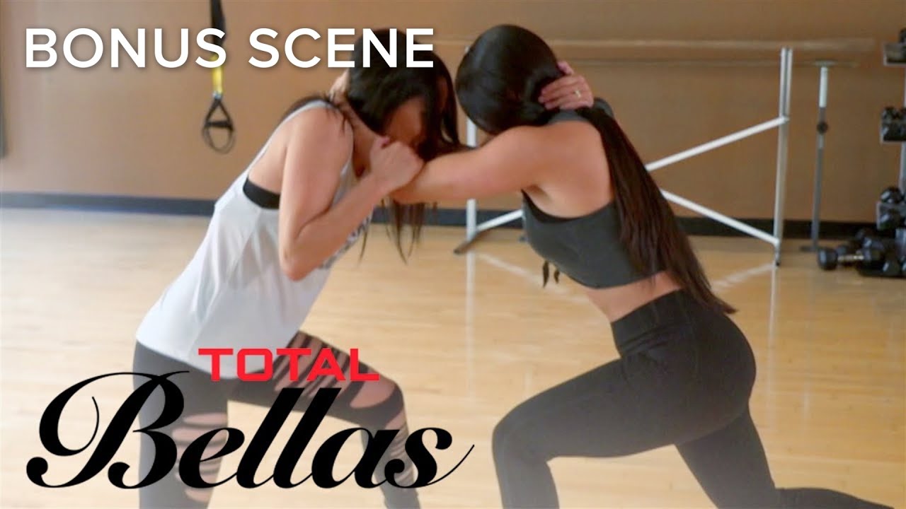 Bella Twins Face Off in Friendly Sparring Session | Total Bellas Bonus ...