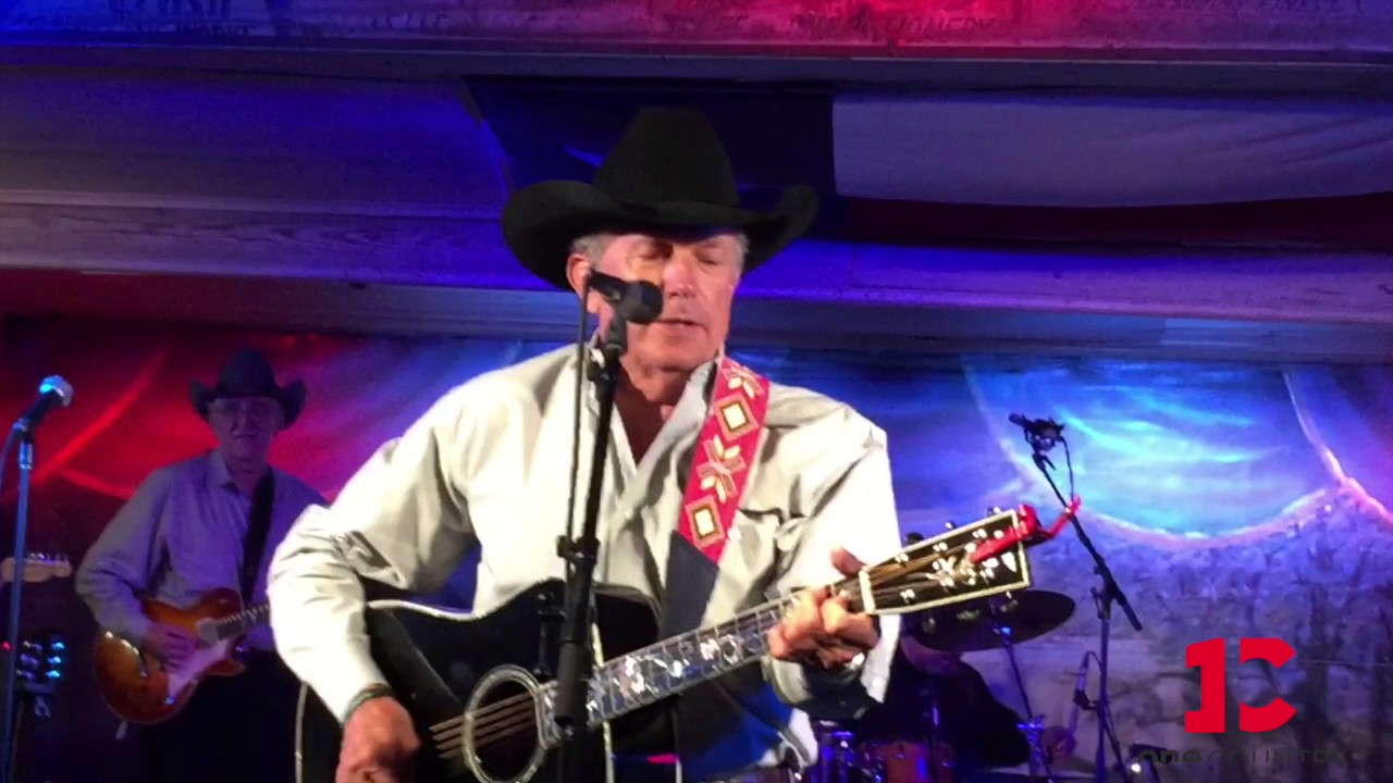 George Strait // "Folsom Prison Blues" at Gruene Hall - YouTube