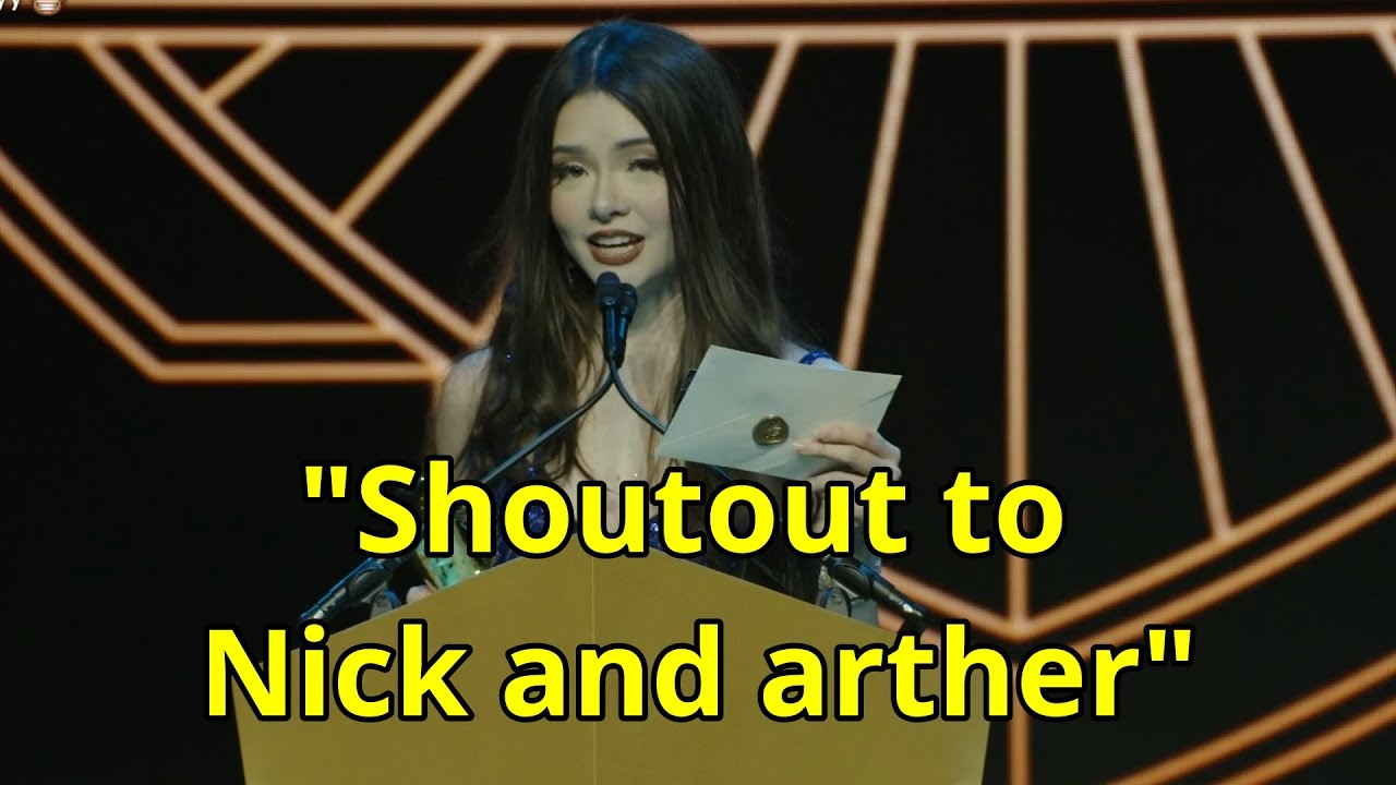 Katchii presents an Award at The Streamer Awards - YouTube
