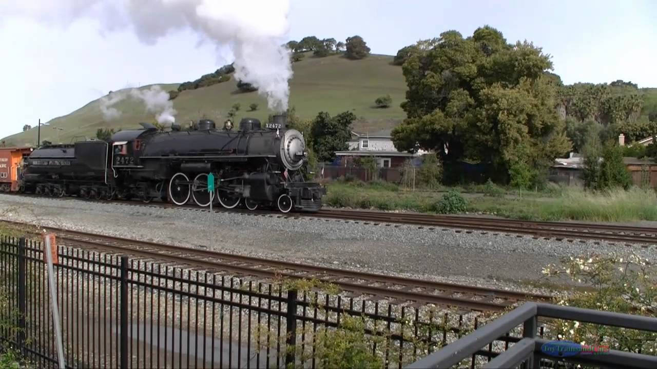 Southern Pacific 2472 Steam Engine Train Arriving And Leaving Niles ...