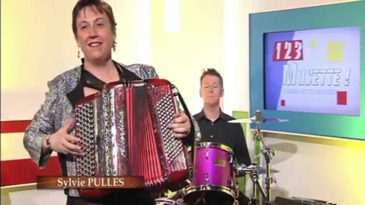 Sylvie PULLES "C'est la fiesta du musette" [accordéon-musette] - YouTube