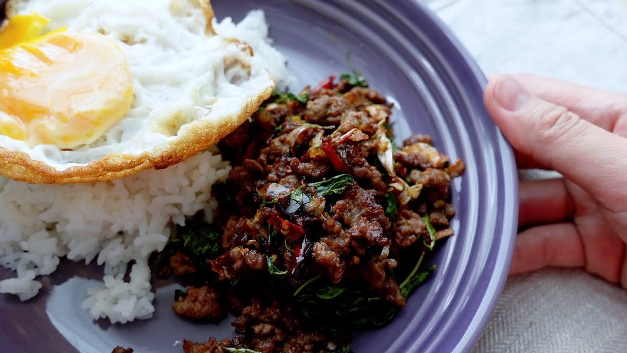 Stir fried beef with holy basil and crispy fried egg ( Pad Kaprao ...