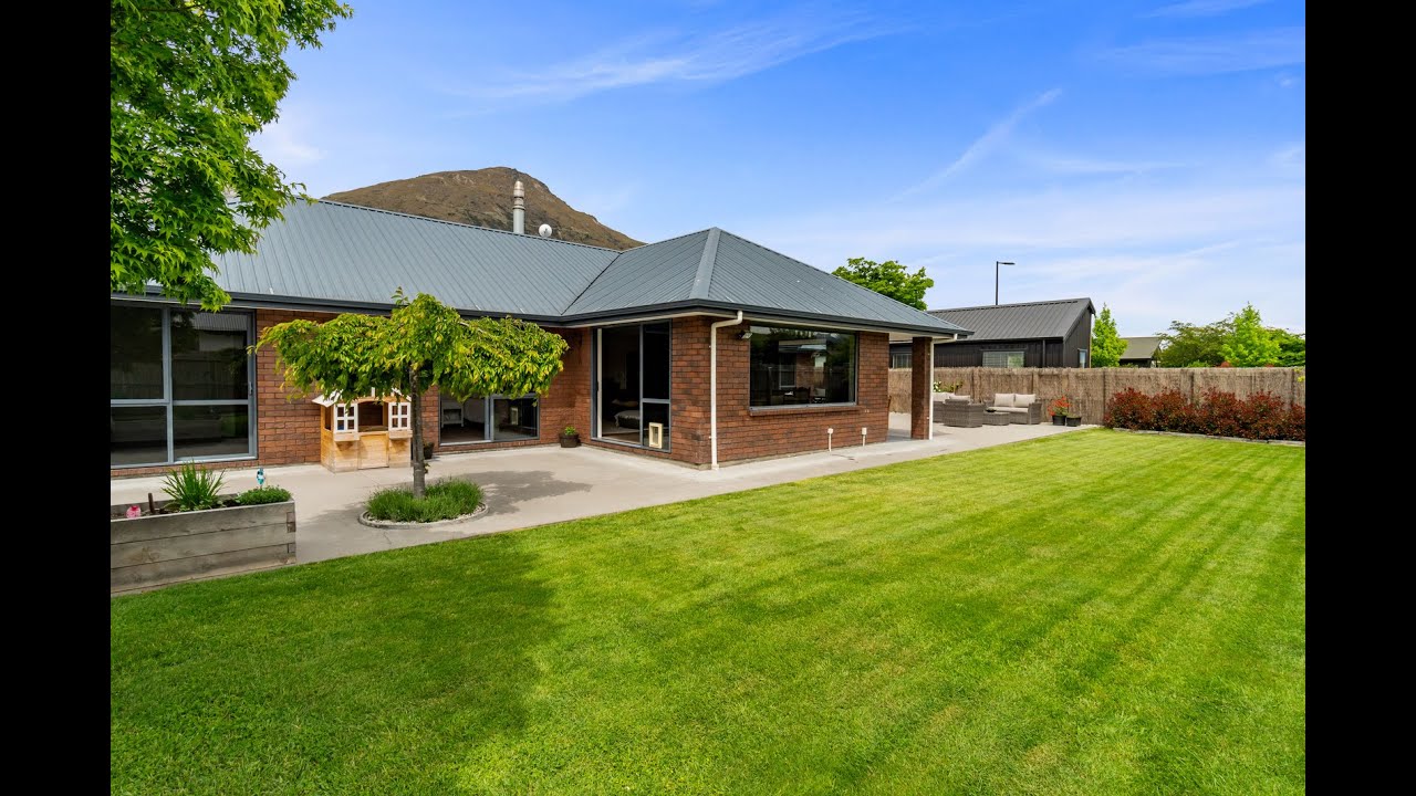 9 Red Cottage Drive, Lakes Hayes Estate - YouTube