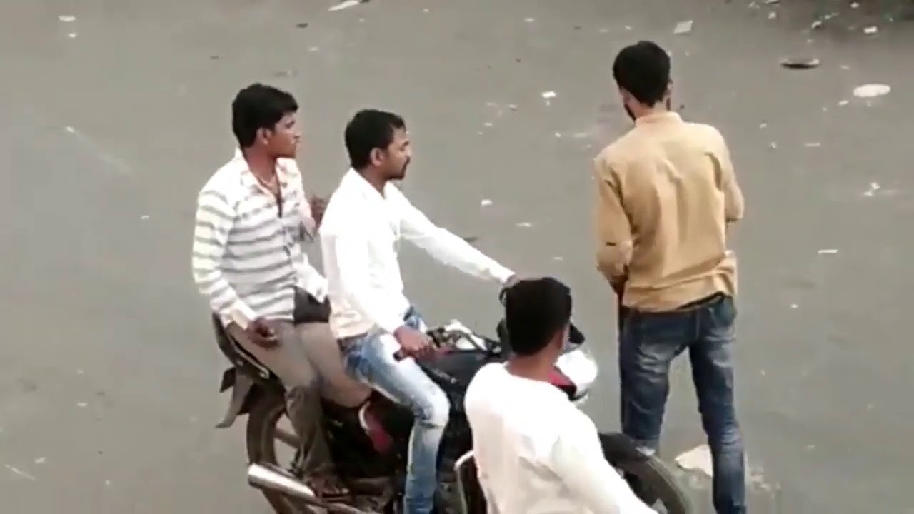 Indian Fight In Public - YouTube