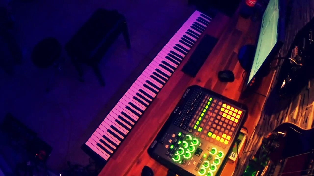 AKAI APC 40 Launchpad with Ableton Live - Short Show - YouTube