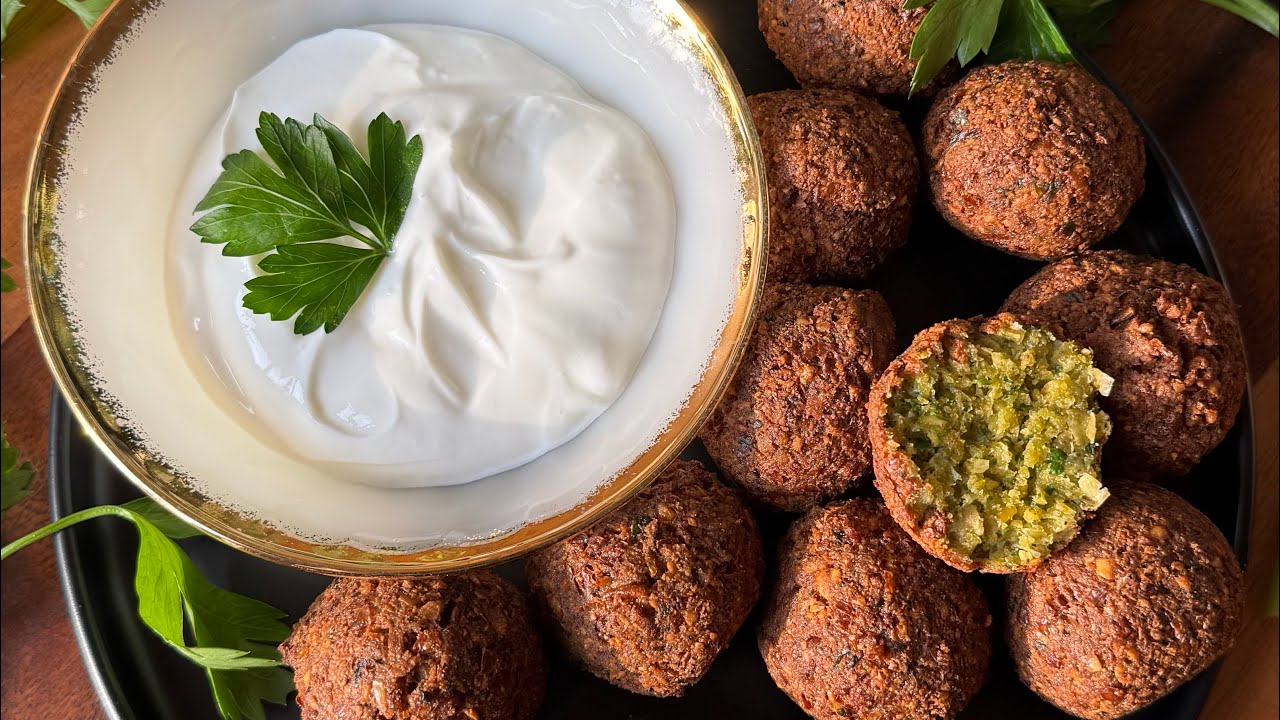 Falafel | Middle Eastern snack | Suri the Foodie - YouTube
