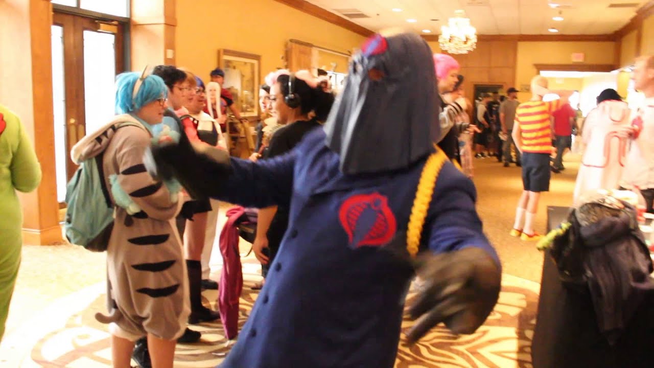 Uptown Funk - Cobra Commander Dances - YouTube