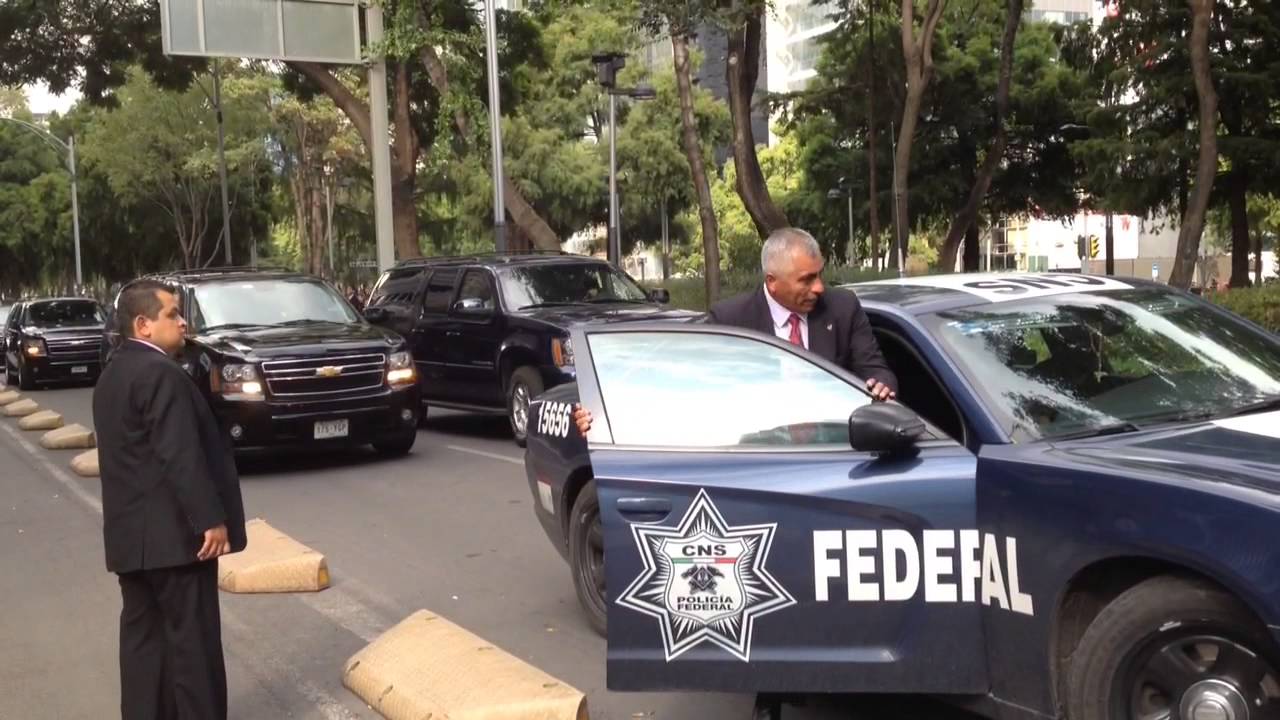 Jerry Brown motorcade - YouTube