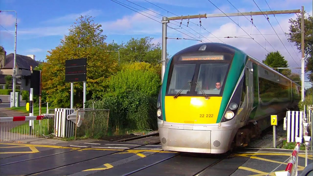 Level Crossing Intercity Train Number 22222 Southbound YouTube level-crossing-intercity-train-number-22222-southbound-youtube