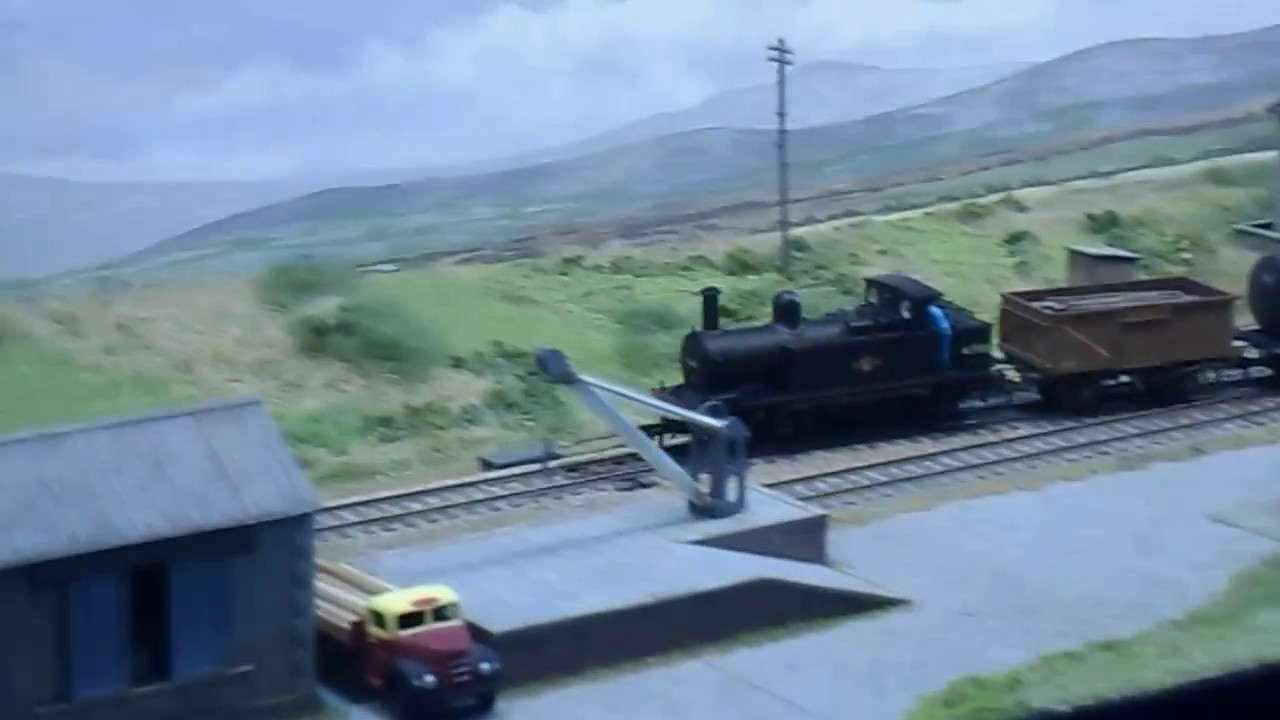 Bishop walsh model railway exibition - YouTube