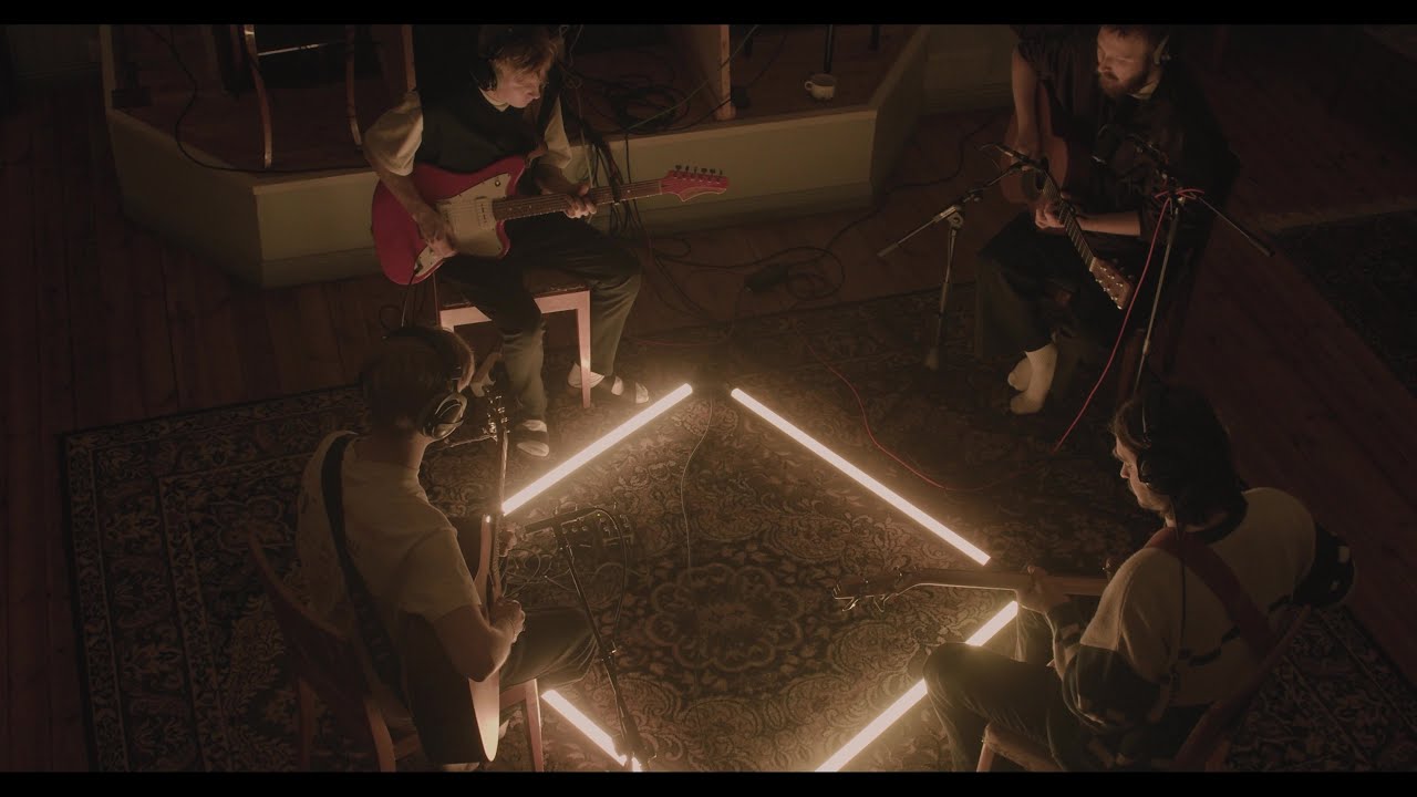 AKA lisa - live at Studio Skogsbacka - YouTube