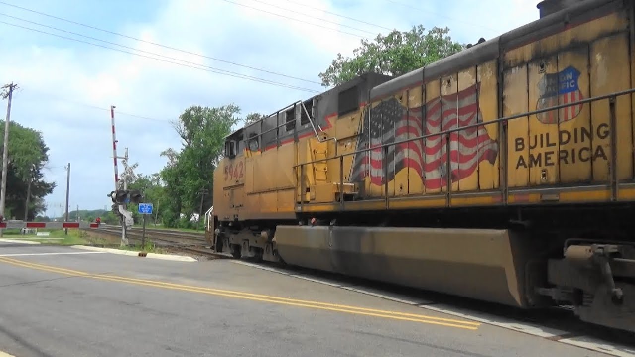 UP 5942- Stack w/ Mid-Train DPU, West Chicago, IL - YouTube