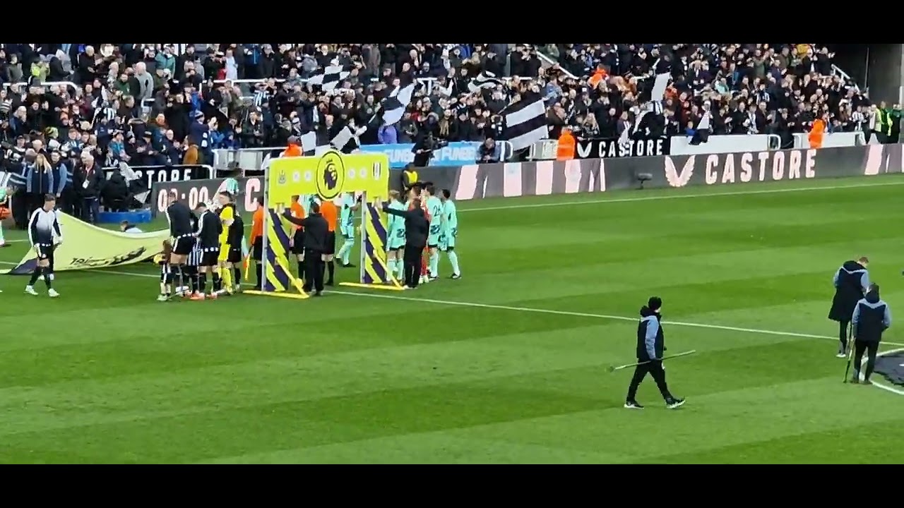 nufc v Fulham wor flags!! - YouTube