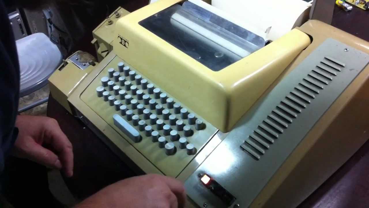 Teletype Model 33 - YouTube