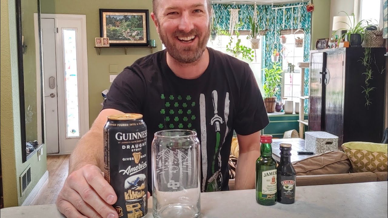 Dublin Drop ☘️ Irish Slammer ☘️ #stpatricksday #beer 🍺 #whisky 🥃 ☘️ ...