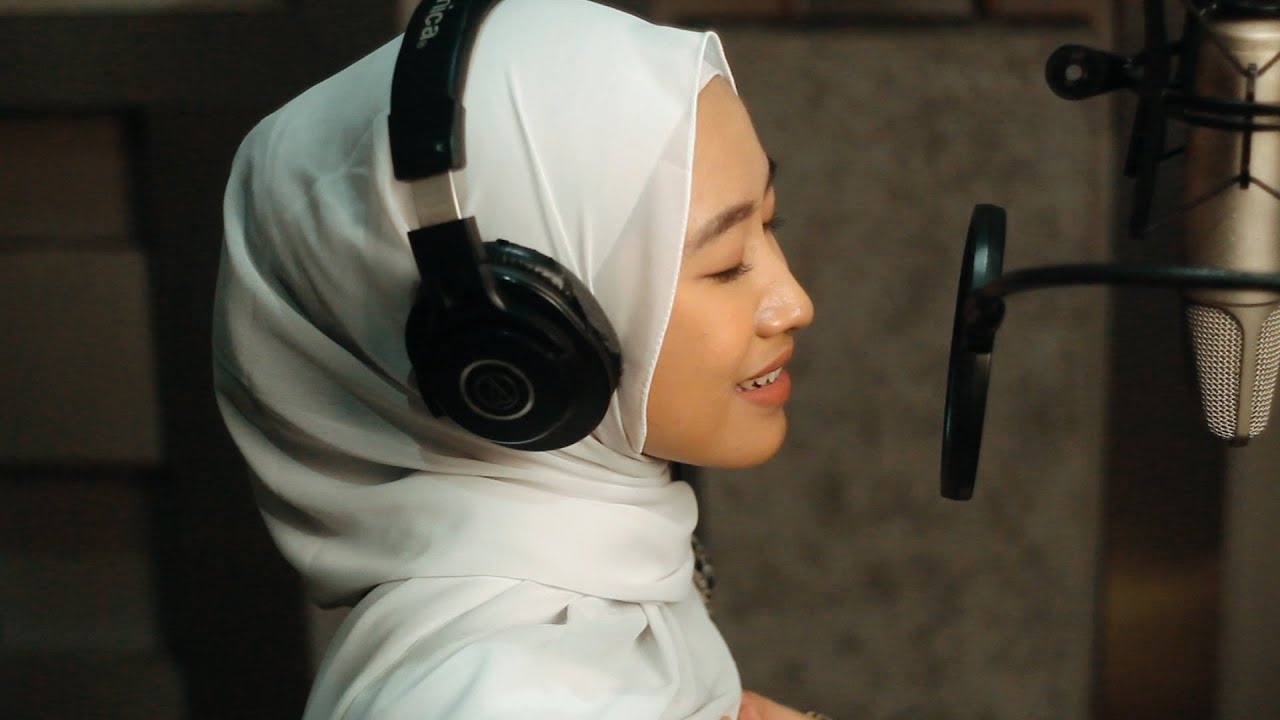 Sezairi - It's You | Bunga Pertiwi - YouTube