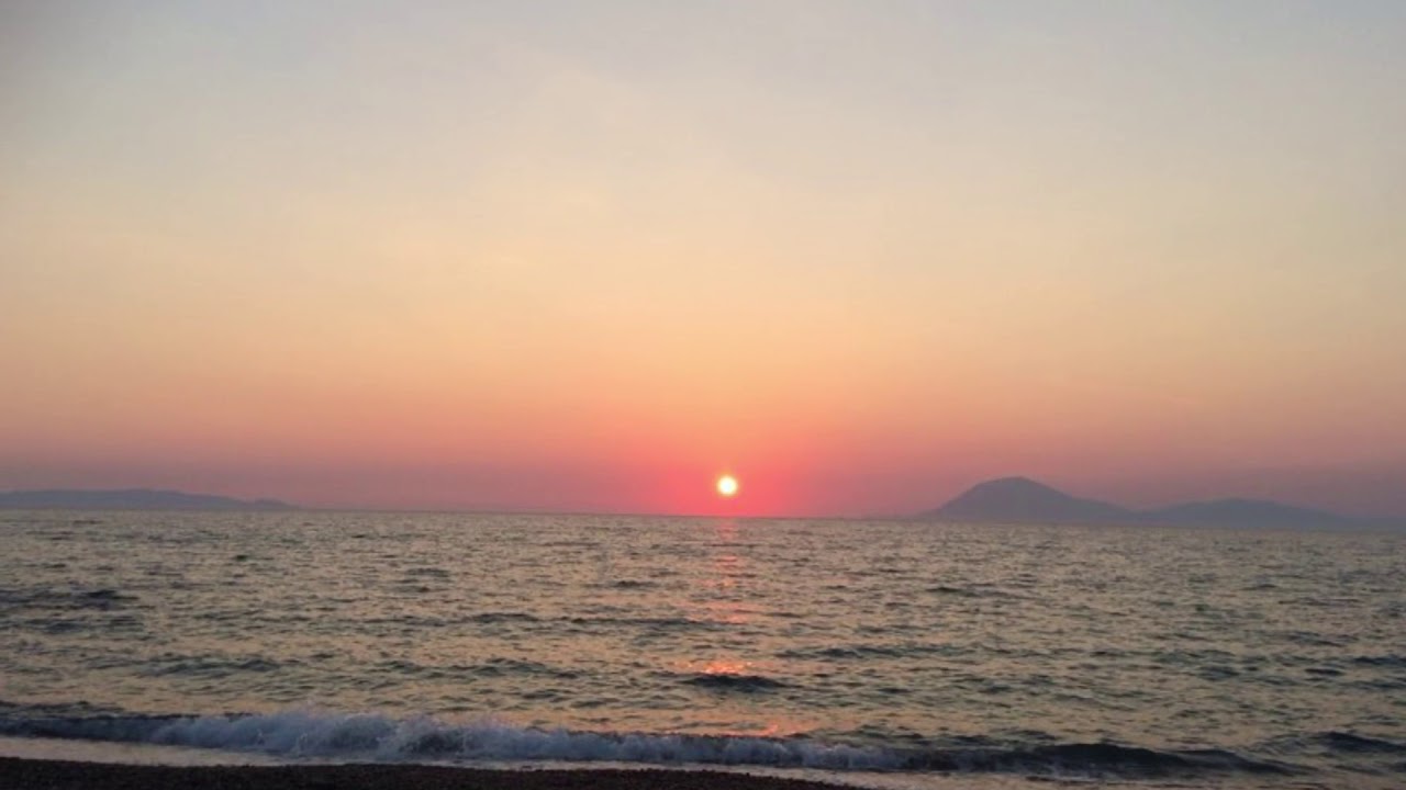 Ηλιοβασίλεμα στα Λουτρά Κυλλήνης. - YouTube