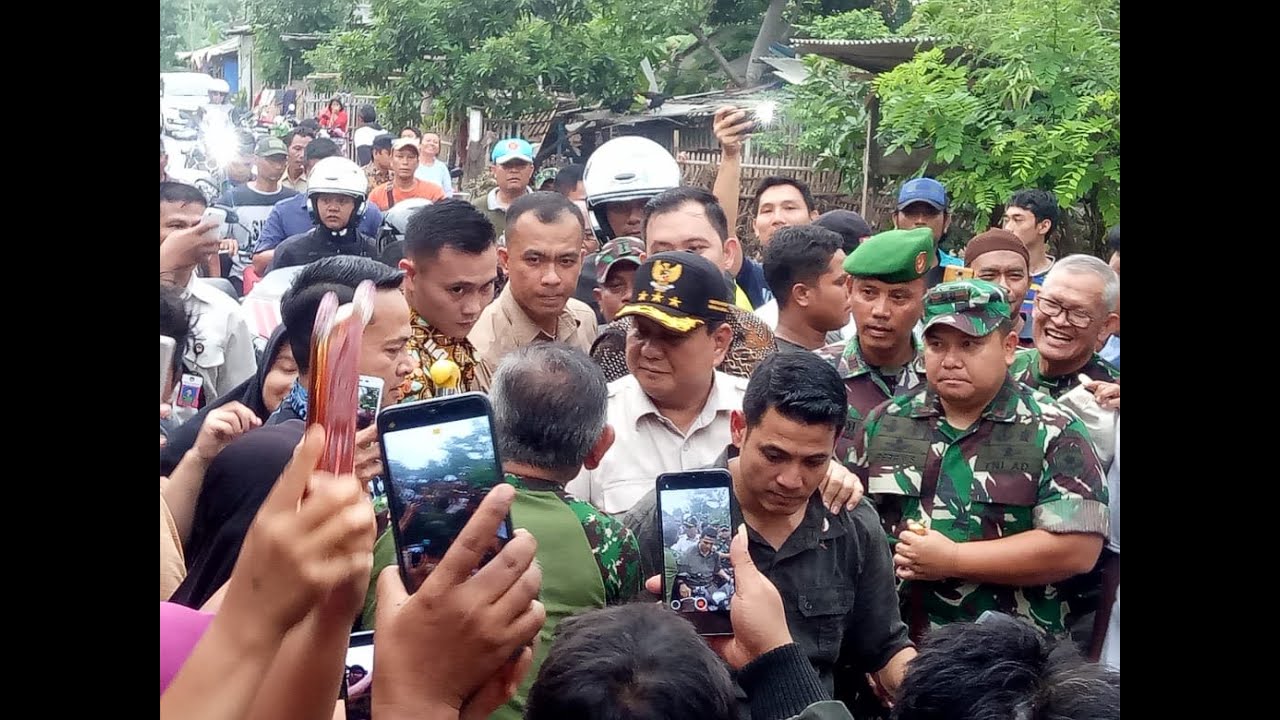 Prabowo Subianto Kunjungi Korban Banjir Perum Graha Prima diBekasi (KR ...