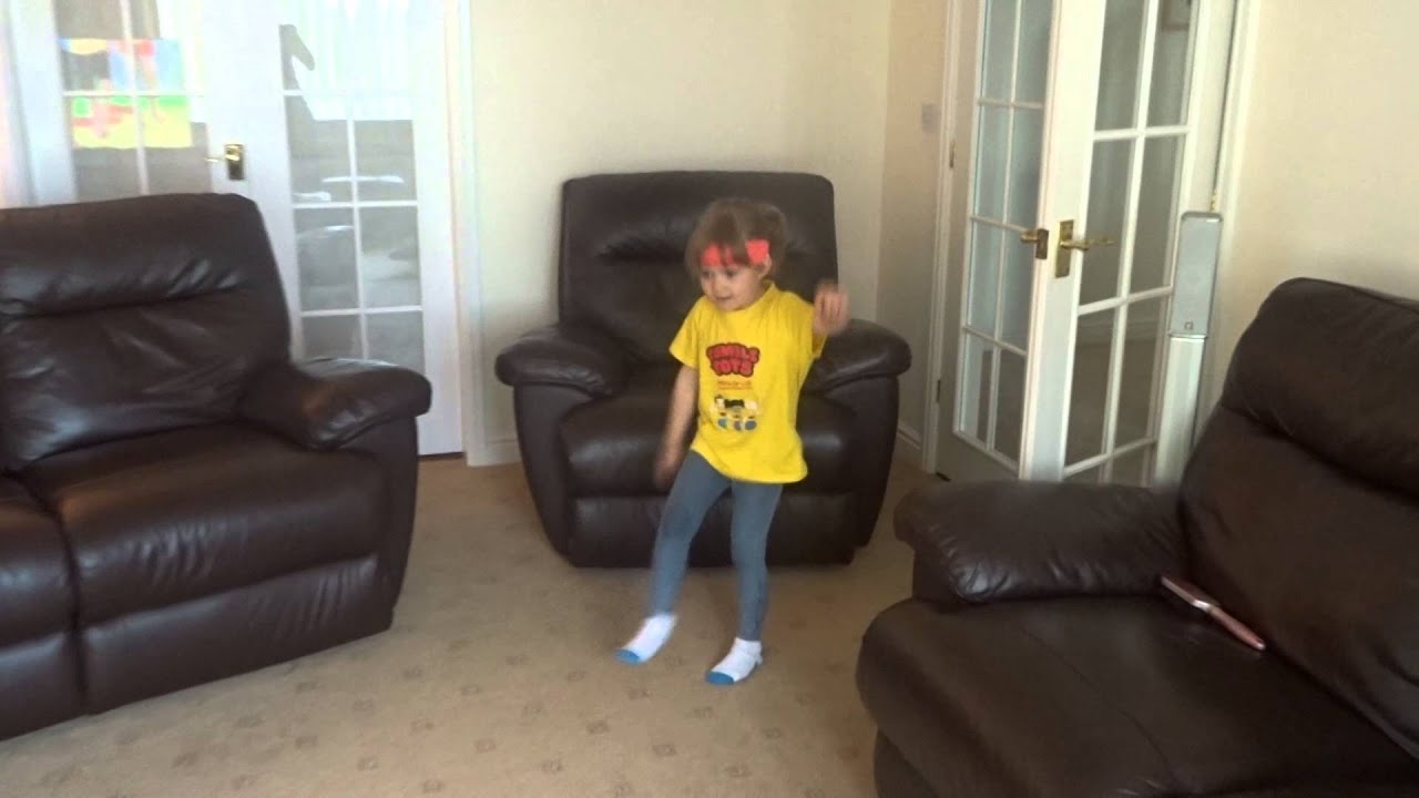 Tumble Tots action & dancing with Kiki - Dingle Dangle Scarecrow - YouTube