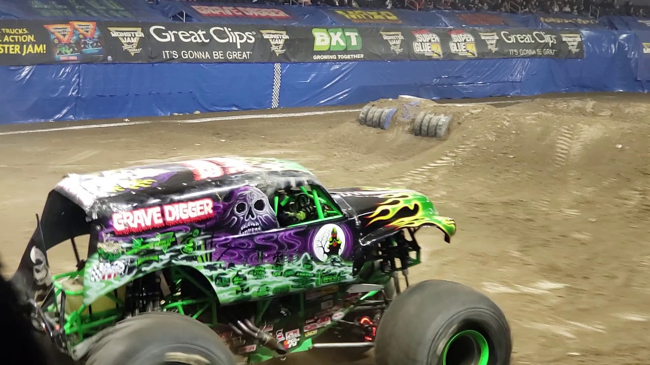 Dunkin Donuts center monster jam - YouTube