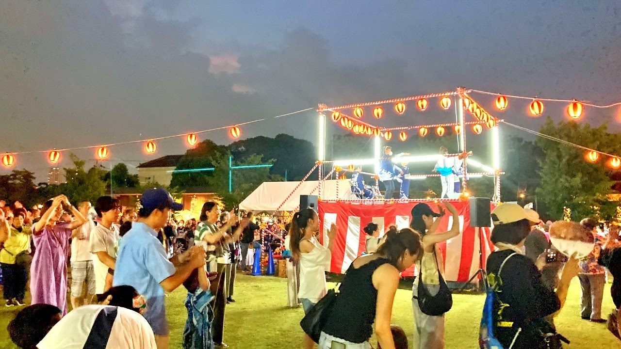 Feel the summer by watching Japanese Bon Odori dance - YouTube