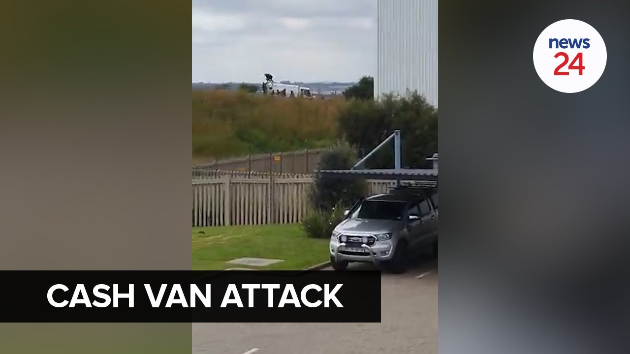 WATCH | Armed gang makes off with cash after heist in KZN - YouTube