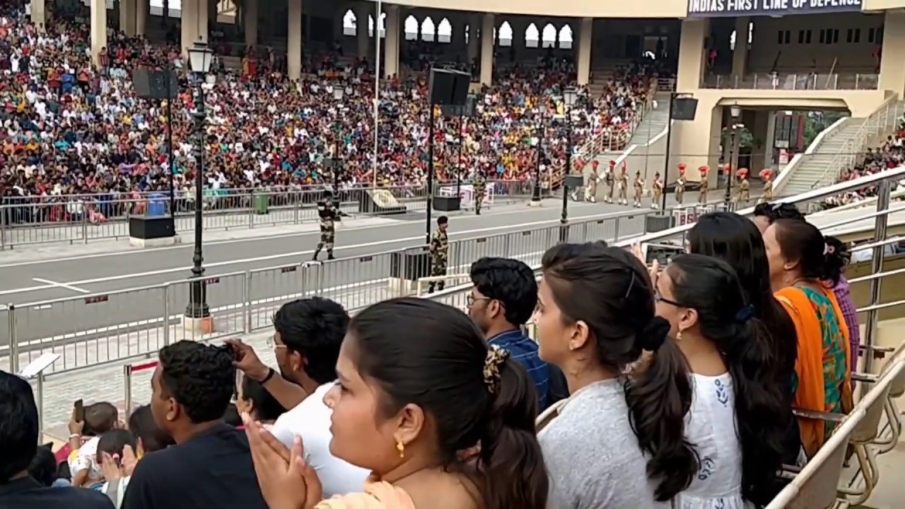 Attari Wagah Border Retreat Ceremony Full - YouTube