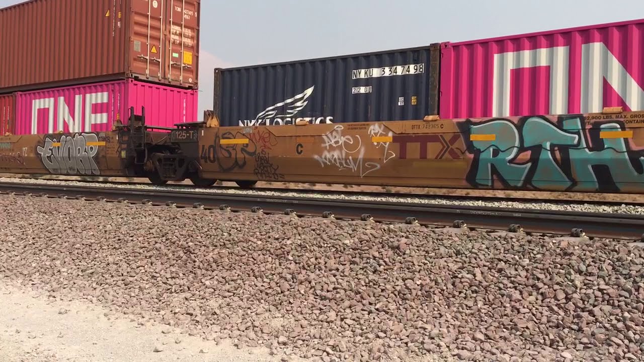 Union Pacific Port Stack Train in Cajon pass Summit - YouTube