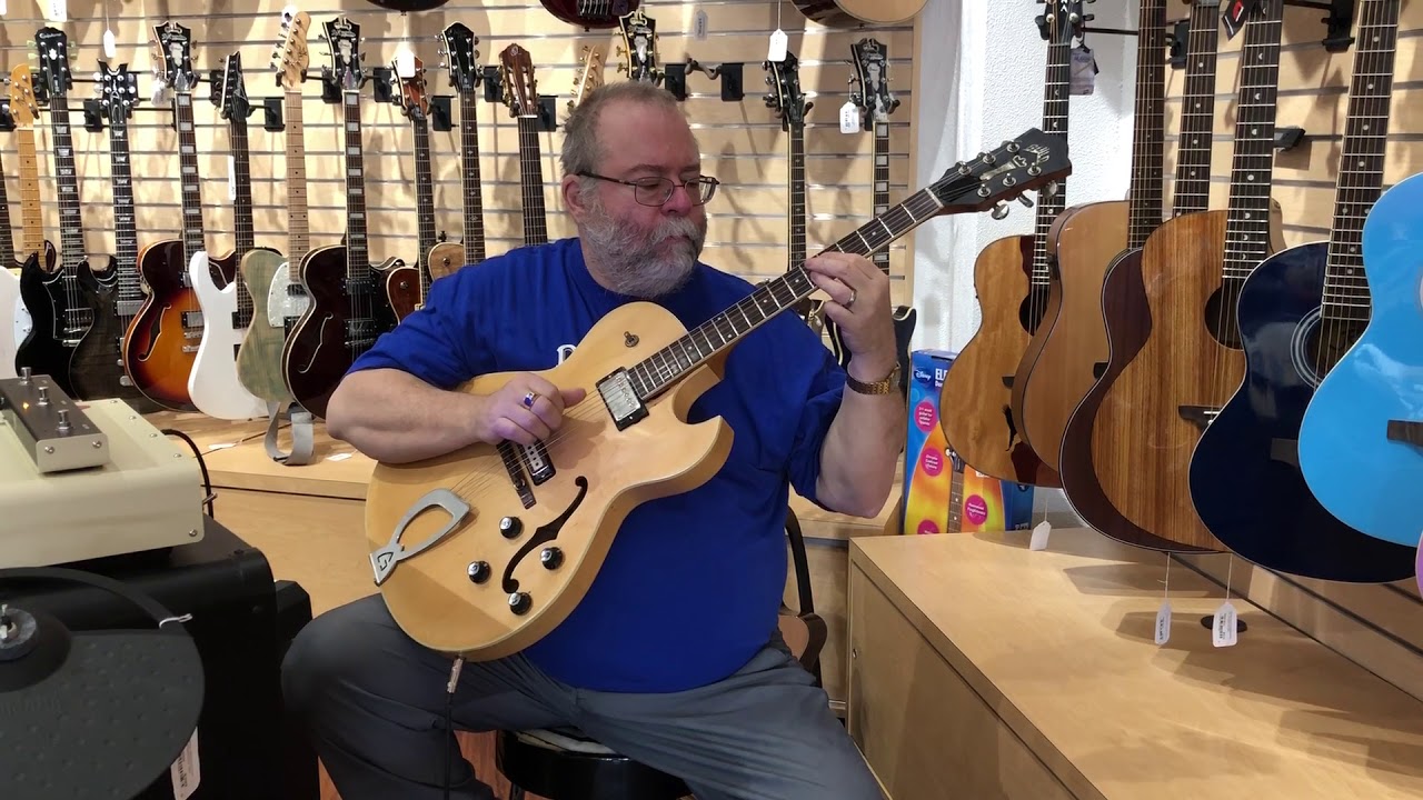 1967 Guild T100D - YouTube