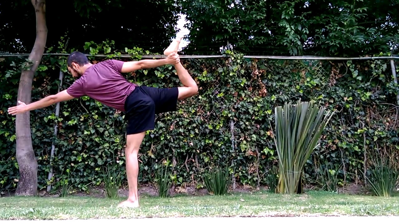 José Daniel Bucay Dickter _ Vinyasa Yoga FF @ CP _Valle Real - YouTube