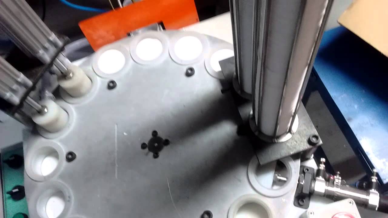 Máquina de aplicar vedante 20 e 10 litros - YouTube