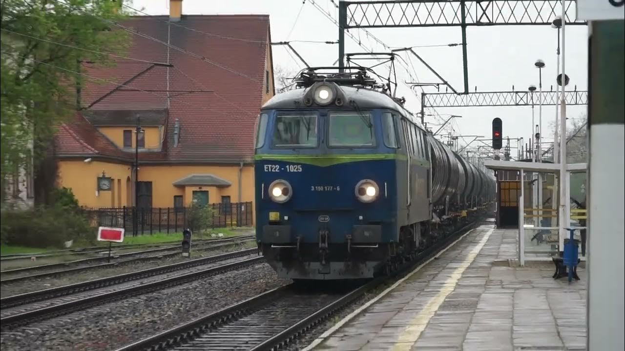 29.04.2023 Wrocław Kuźniki - Lokomotywa ET22-1025 z cysternami - YouTube