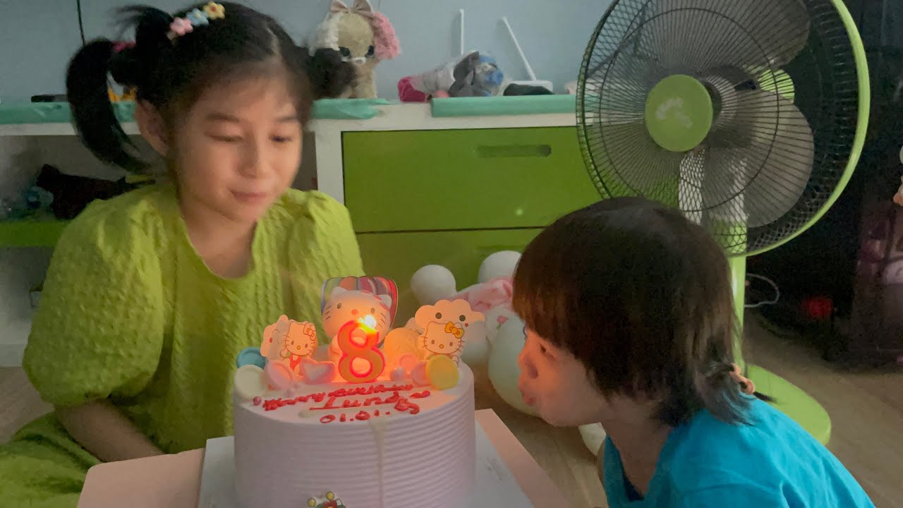 Luna & Ina - Two little girls discussing and chilling | Entertainment ...