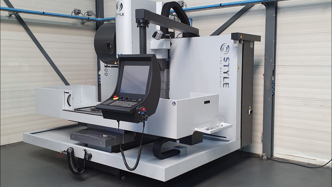 KKB introduceert STYLE CNC BT 1500 FREESBANK. - YouTube