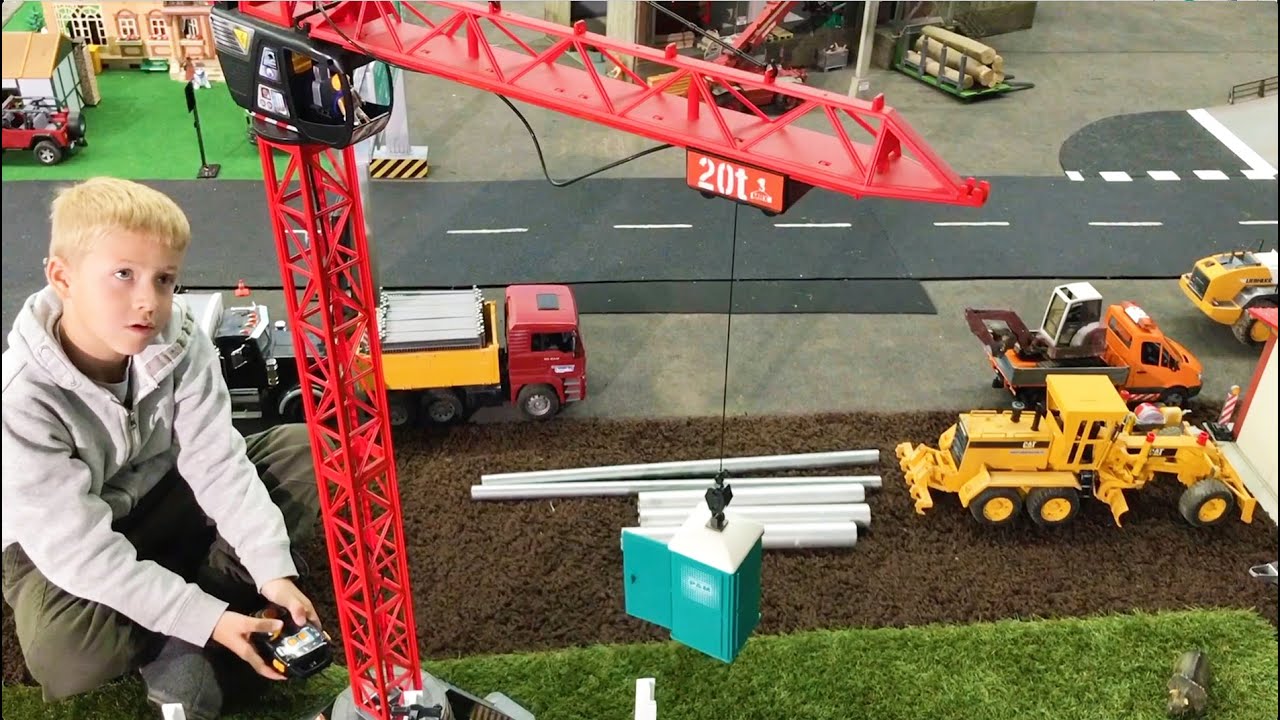 BRUDER toys HOUSE Construction BRUDER TRUCKS & Playmobil LONG PLAY ...
