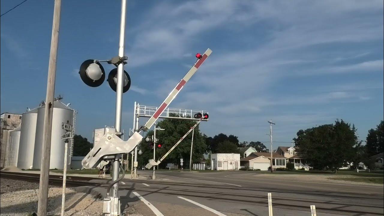 BNSF 7480 West in Wyanet, IL 8/3/23 - YouTube
