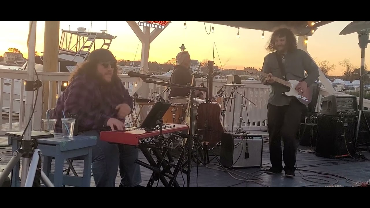 The Acousticrats with Ryan Gregg @ The Waterfront - YouTube