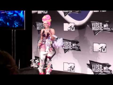 Nicki Minaj backstage at the 2011 MTV Video Music Awards