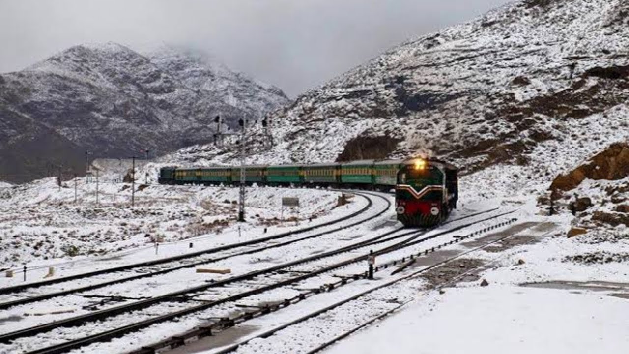 Bolan Mail Train From Quetta Railway Station To Spezand Railway Station ...
